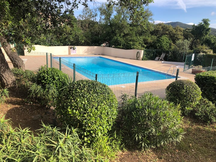 Loue Maison Jumelée Avec Garage - Saint-Tropez