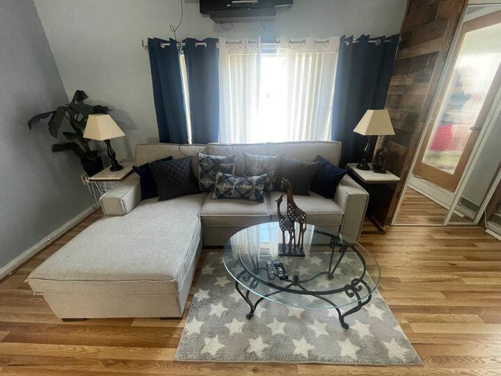 Studio Apartment. - Manchester, NH