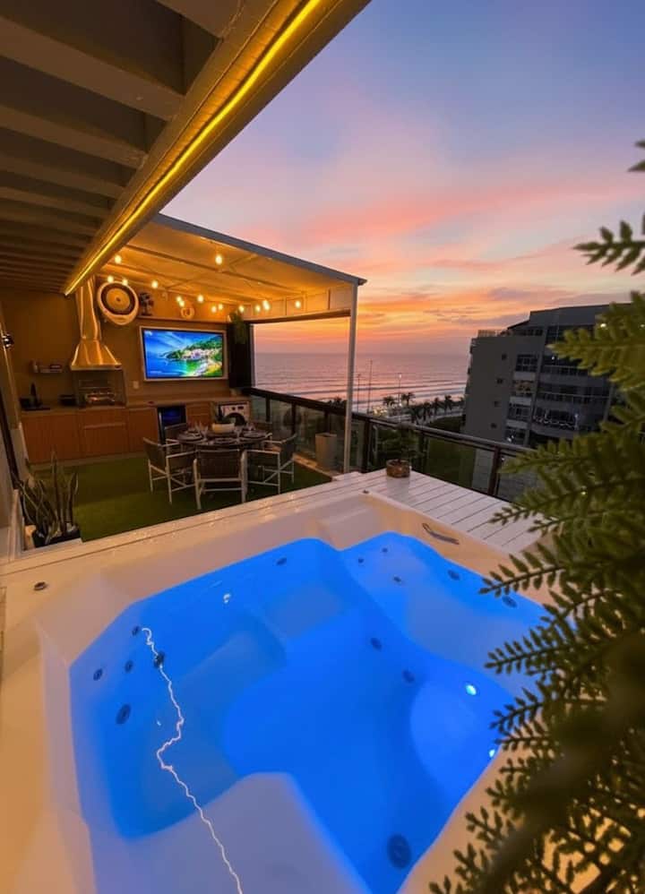 Luxurious Beachfront Oasis: Renovated Penthouse! - Rio de Janeiro