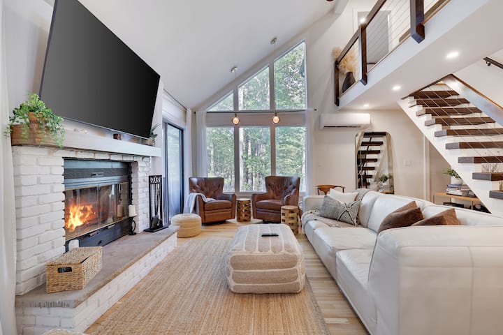 Cozy Relaxing Retreat - Hot Tub, Fire Pit!
Family - Red Rock, East Stroudsburg