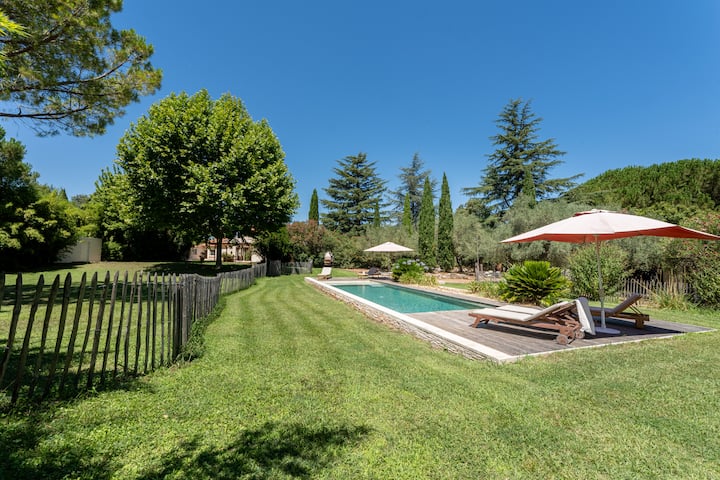 Petit Mas Calme Typique Du Sud  ! - France