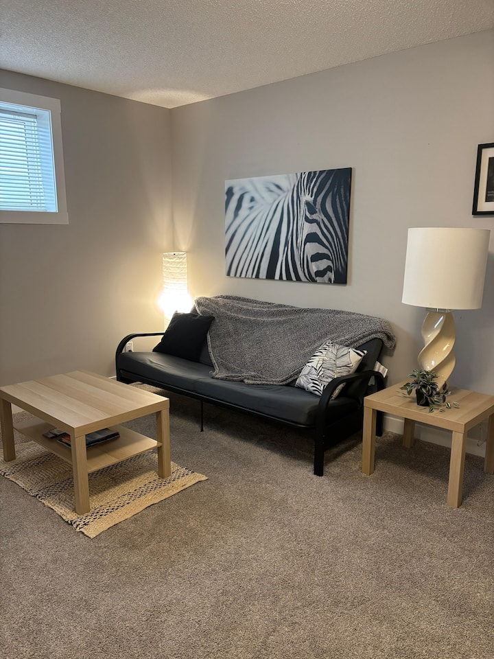 Private Basement Suite | Cozy & Comfortable - Airdrie