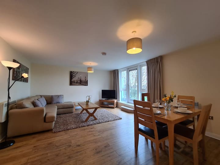 Luxury 2-bed Central Solihull Serviced Apartment - Solihull