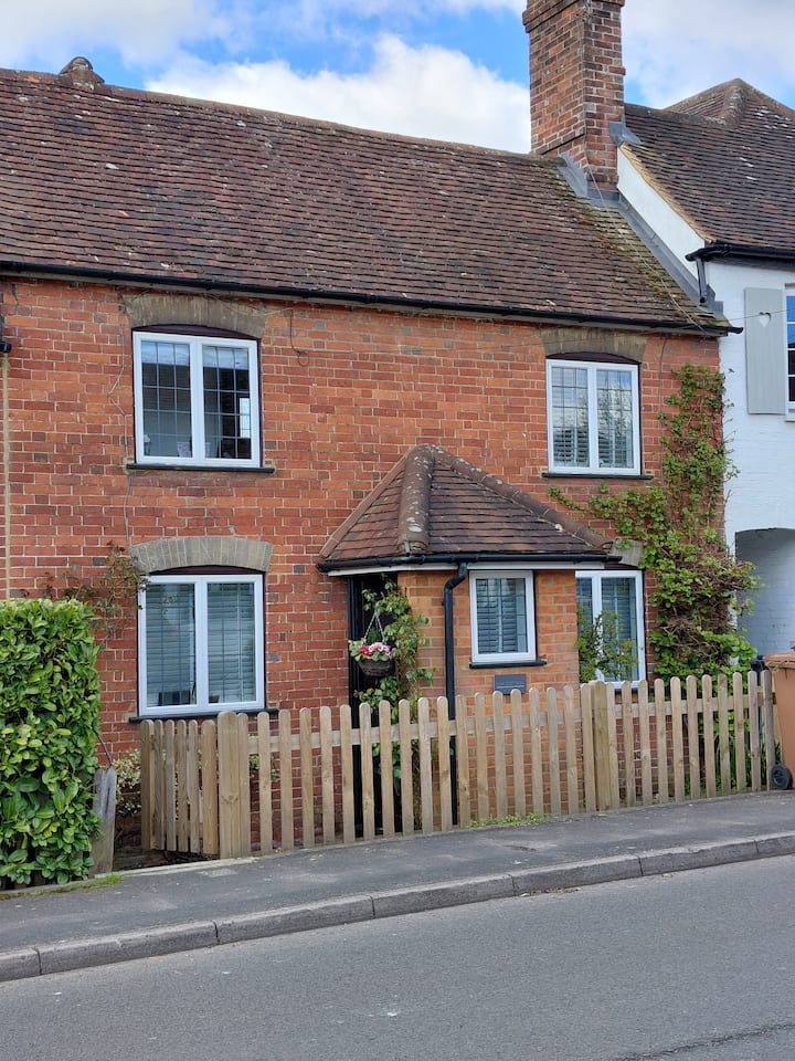 Surrey Hills Cosy Cottage - Ewhurst - Shere
