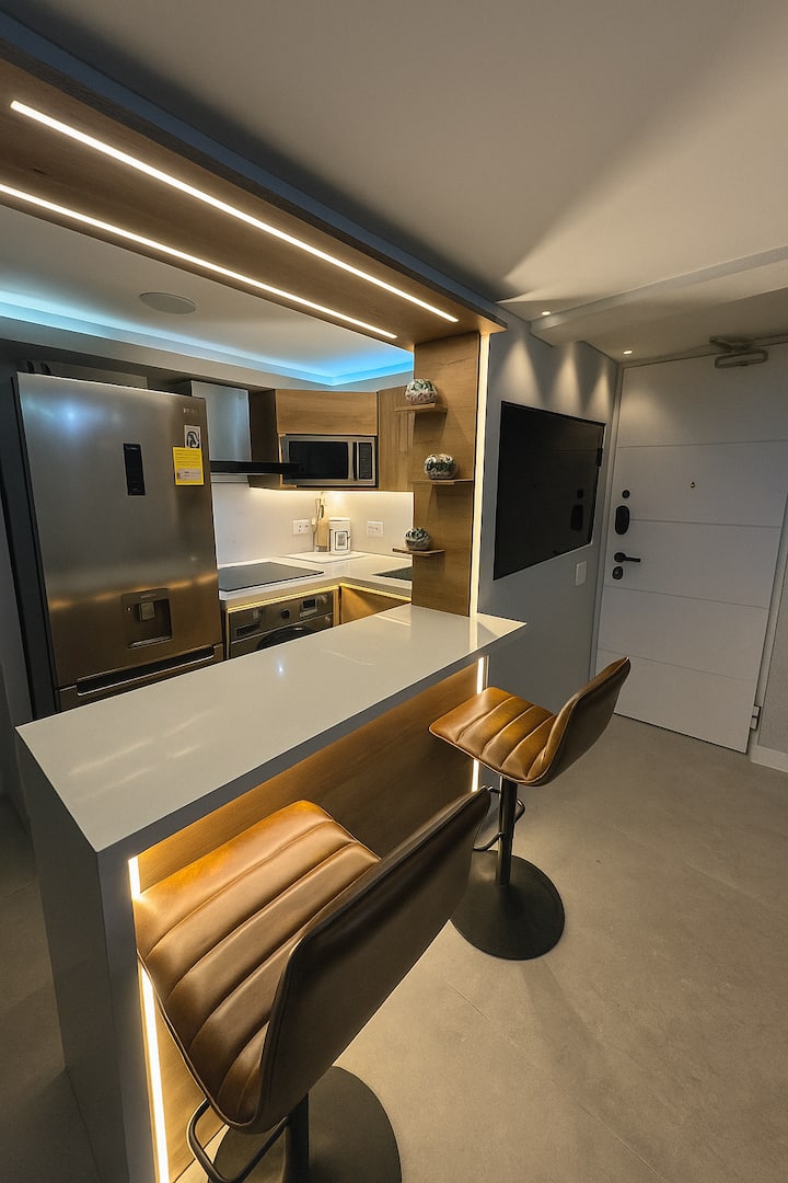 Modern Apt, Jacuzzi, Fireplace, Gym, Pool, Netflix - Bello, Colombia