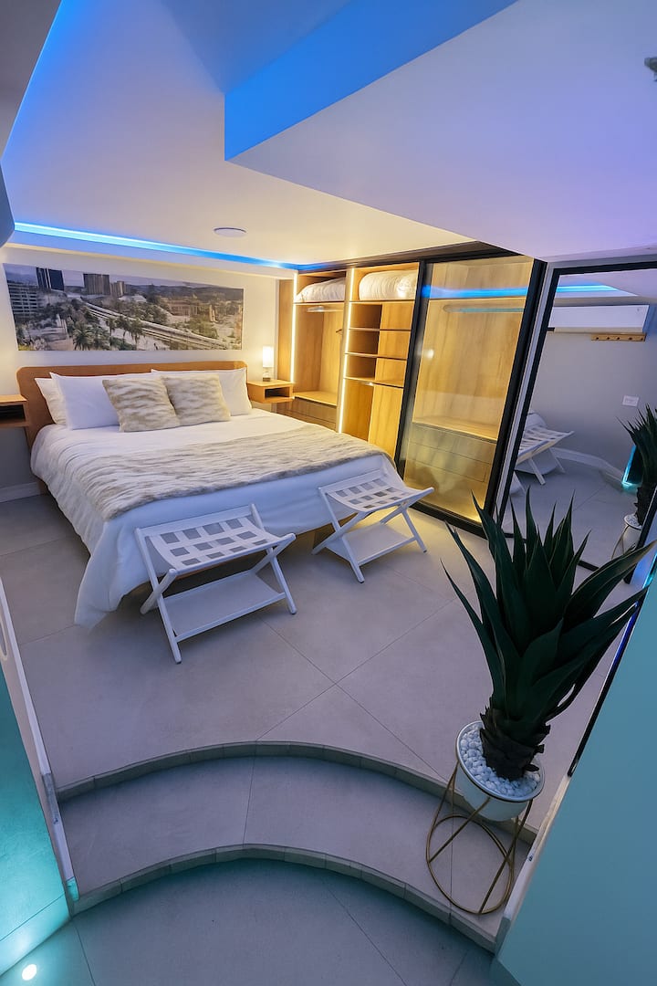 Medellin Luxury Apt: Jacuzzi, King Bed, A/c & Gym - Bello