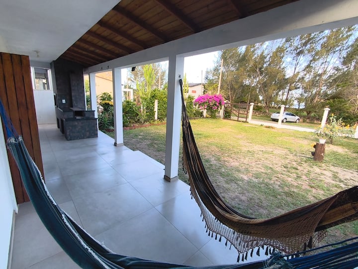 Casa De 3 Quartos, Aconchegante, 1 Min  Beira-mar. - Arroio do Sal