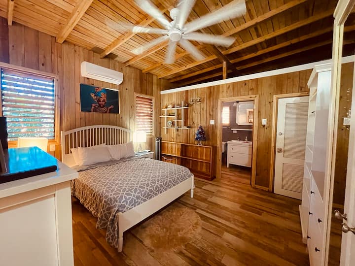 Scotchies Cabin-cozy Wooden Oasis  Escape The City - Montego Bay