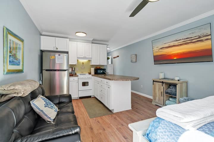 Cozy Edisto Condo - Edisto Beach, SC