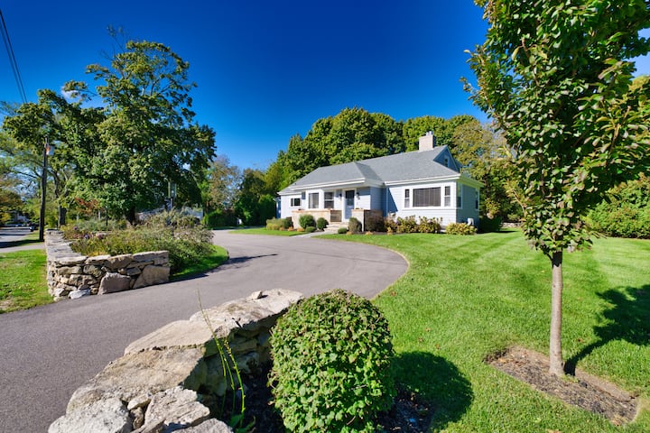 Family Getaway | Walk To Village & Beach - New Bedford, MA