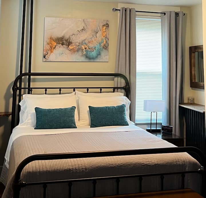 New Stylish Studio, Restaurants & Downtown Near - Buffalo