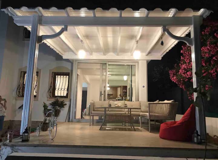 Bodrum Gümüşlük Müstakil Bahçeli Denize 1dk Mesafe - Gümüşlük