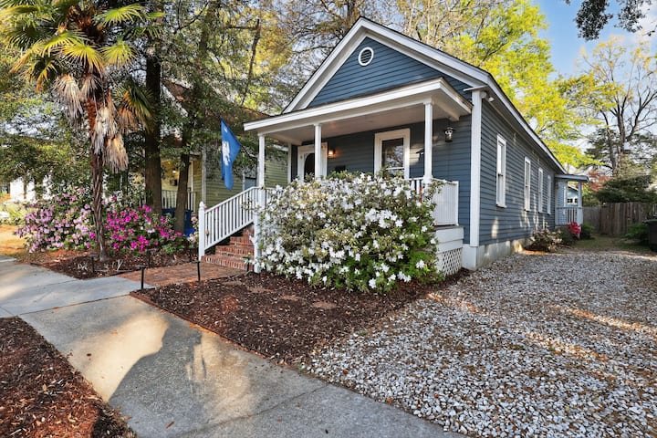 Elmwood's Modern Blue Bungalow - Columbia