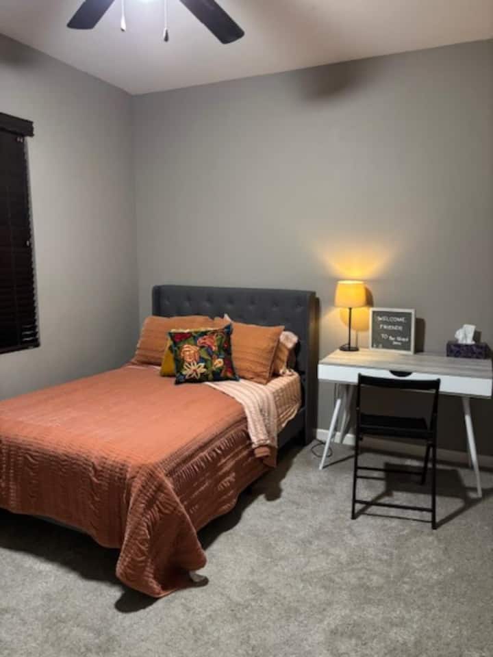 Spanish Vibes In The Burbs - Females Preferred - Woodland, CA