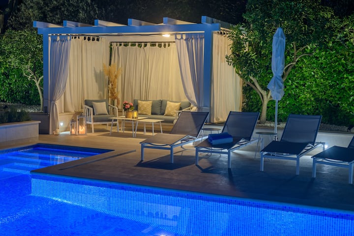 Deluxe 4*apartment Giovanni With Heated Pool - Trogir