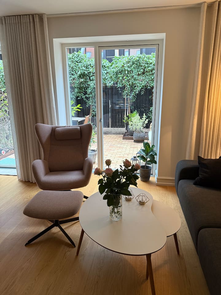 Family-friendly 3-story Haven In Central Vesterbro - 코펜하겐