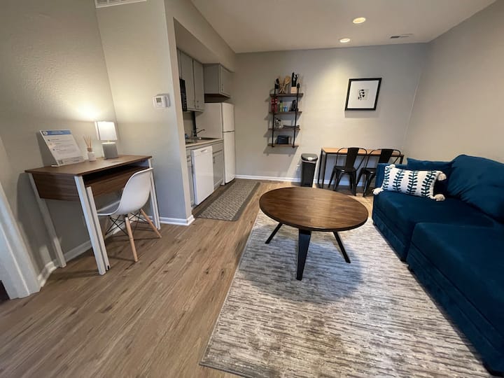 Aksarben Haven, Near Entertainment & I-80 - Omaha, NE