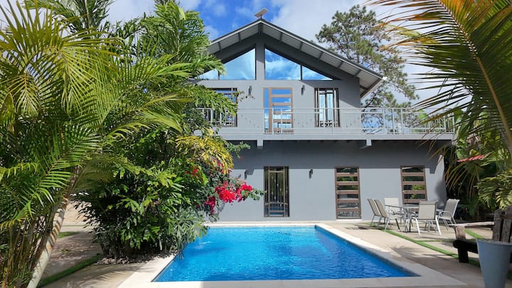 Tiny Houses And Tropical Gardens - Honduras