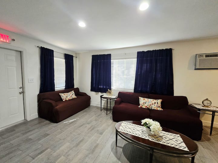 Oasis At Hollywood Iii. Sleeps 4 - Hollywood, FL