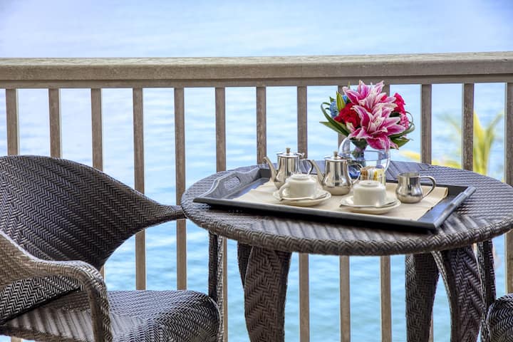 Enjoy A Hassle-free Stay! 2 Convenient Units, Pool - Bermuda
