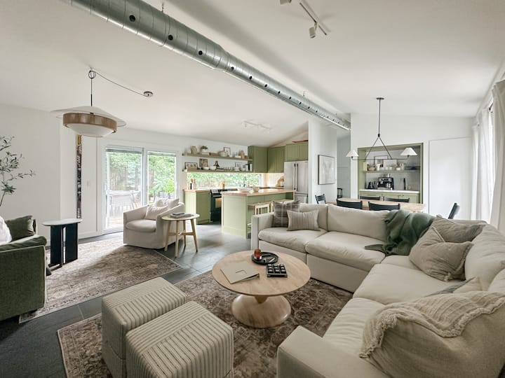 Cozy 3br Collingwood Getaway | Hot Tub + Sauna - Ontario