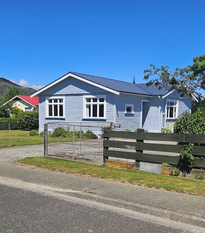 Gangsta Granny's Hideaway - Fiordland