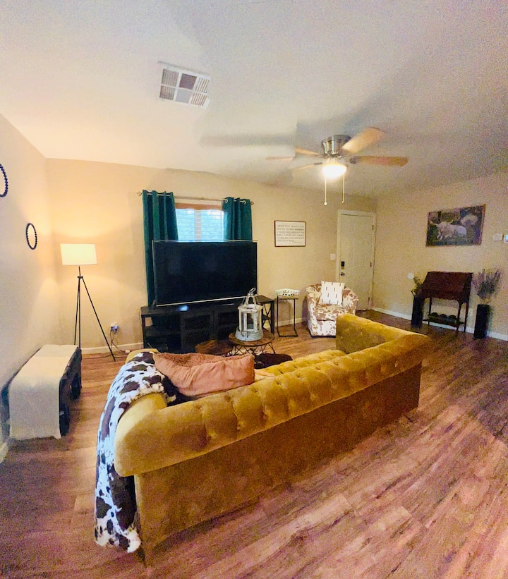 39th Street District Hot Tub - Bethany, OK