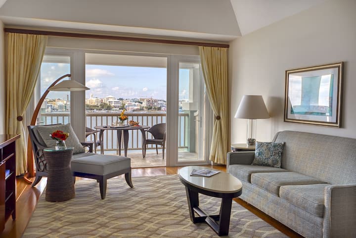 Deluxe Room At Newstead Belmont Hills Golf Resort - Bermuda