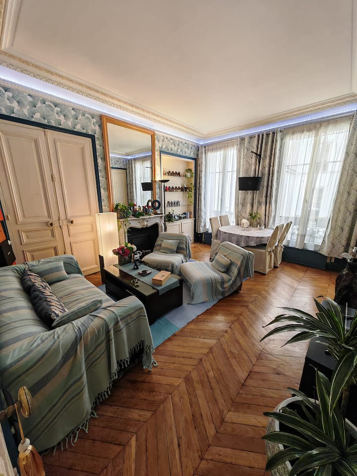 Apartement Triangle Opéra Madeleine Place Vendôme - Paris