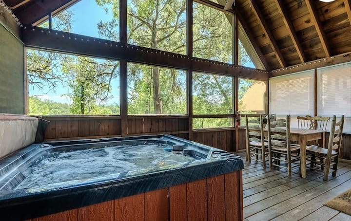 Fall Savings! 1 Mile To Parkway! Hot Tub! - Sevierville, TN