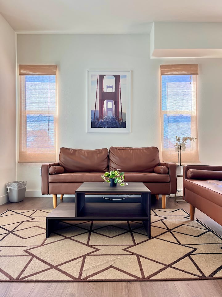 New Gated Townhouse 3 Brs/3.5 Baths Free Parking - ダウニー, CA