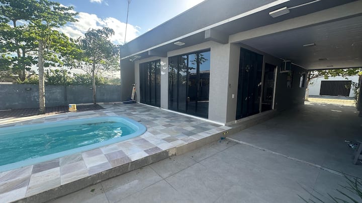 Casa Em Matinhos Com Piscina - Matinhos