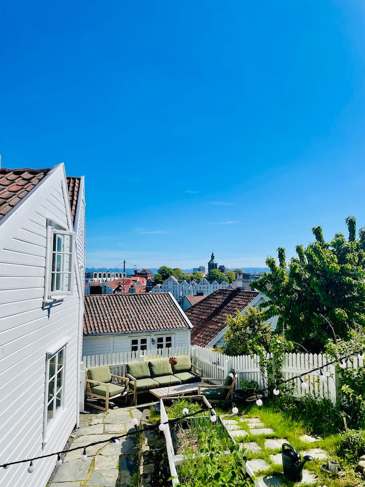 Idyllisk Hus Med Hage I Gamle Stavanger - Stavanger