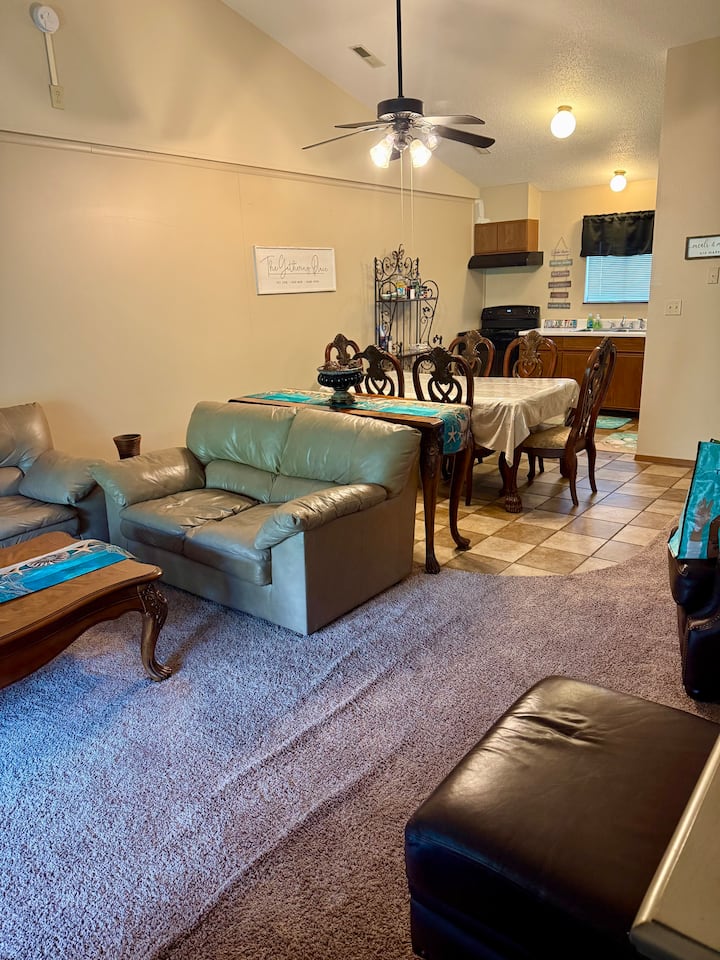 Comfy Getaway Near Mark Twain Lake & Jellystone - Splash Landing, Monroe City