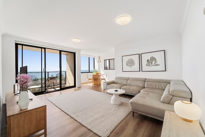 Birds Eye View Of Bondi Beach - Clean & Modern - Bondi Beach