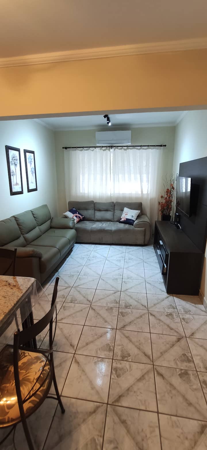 Apê Espaçoso A 300mts Da Praia Enseada, Guarujá. - Guarujá