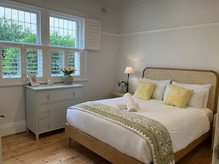 Art Deco Beachfront Apartment – St Kilda Melbourne - St Kilda