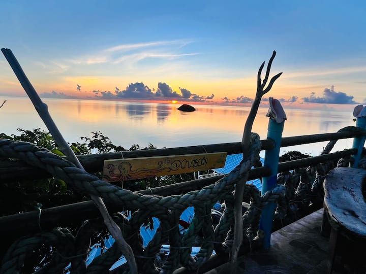 Crabcay Boutique Lodge: Sunset - Isla de Providencia