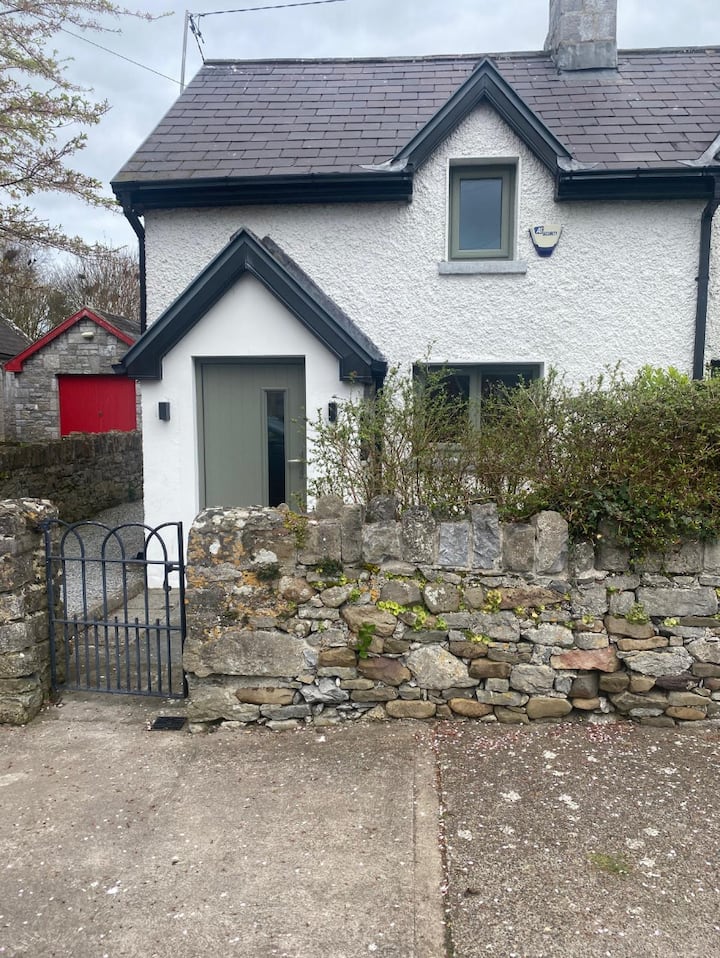 Tigh Bán, Ardfert, Co. Kerry - 1 Bedroom Cottage - Dingle Peninsula