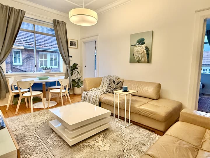 Cosy Calm Deco Oasis — Transport Shops And Beach - Coogee