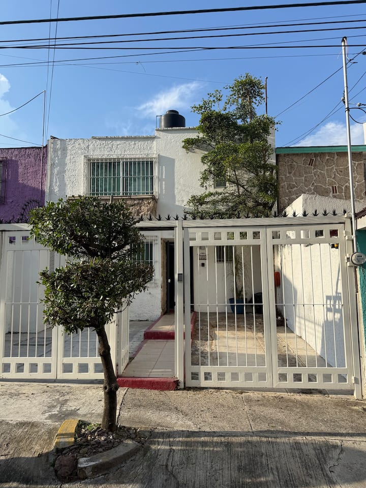 Casa Cerca A Todo Zapopan! - Zapopan