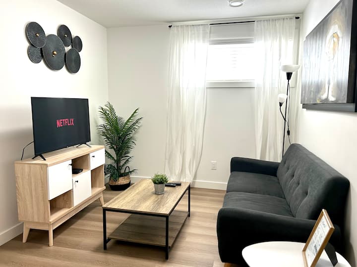 Near Wem & The Rivercree|private Entrance - Spruce Grove