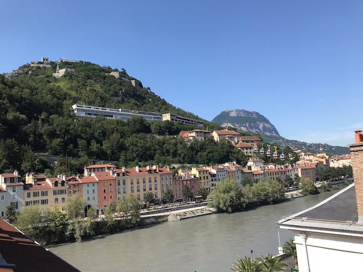 Hyper Centre, 50m2 Sous Les Toits (T2) - Grenoble