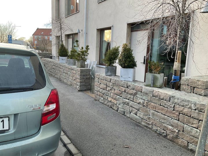 Fin Lägenhet Centralt Belägen Med Bilplats Utanför - Visby