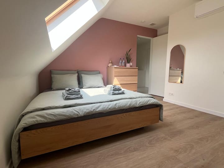 2 Rooms - Tml Nearby - Boom