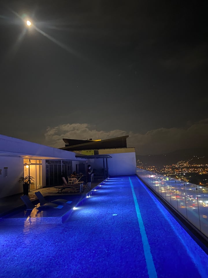 Loft Con Balcón,  Piscina, Parqueo, Wi-fi 100 Mbps - Costa Rica