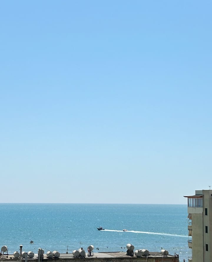 Rooftop City & Sea View Carefree - Durrës