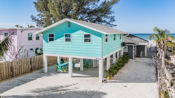 Steps To The Beach, Hidden Gem! Stop Searching! - Indian Shores, FL