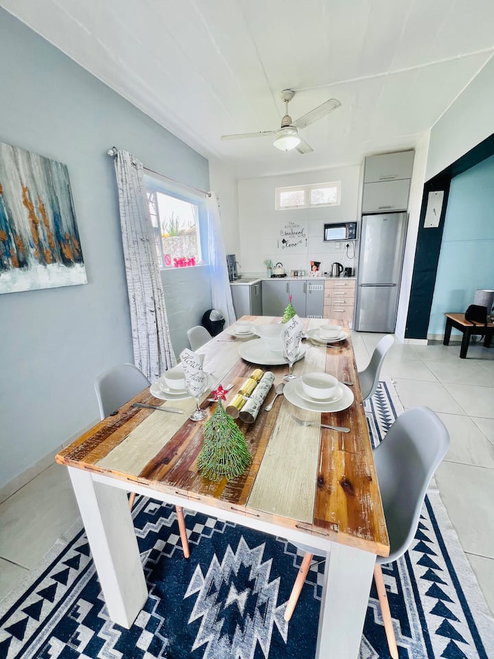 Seahorse Cottage 4 Sleeper At Sea - Fibre, Pool - South Africa