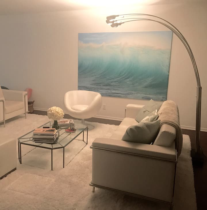 Beverly Hills Luxury Suite - Beverly Hills, CA